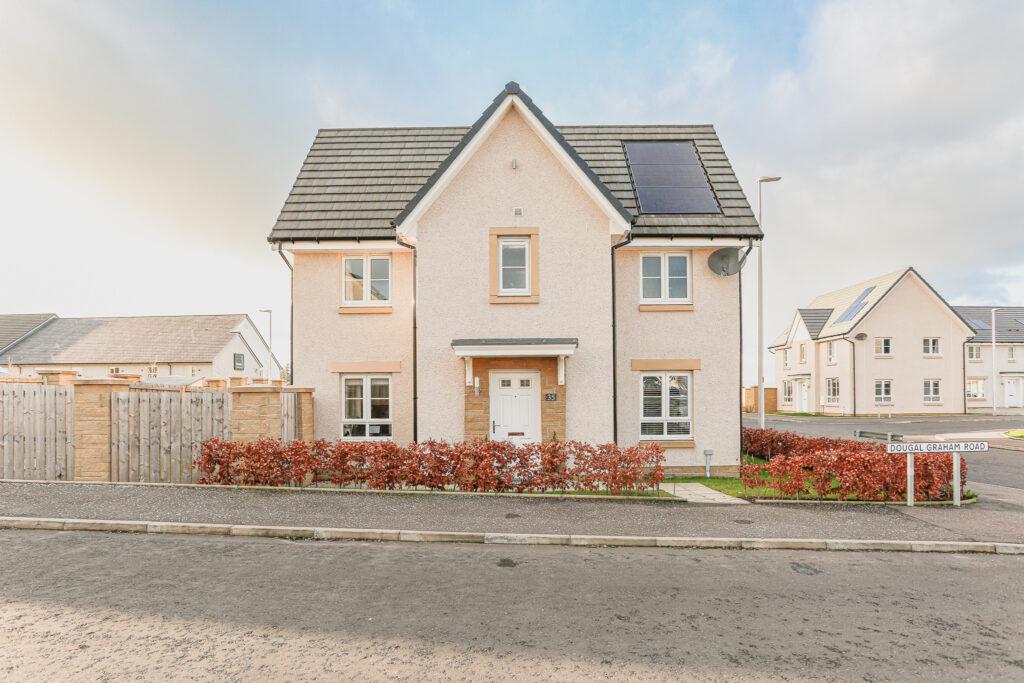 Dougal Graham Road, Stirling, FK8 3 bed semi-detached house - £210,000