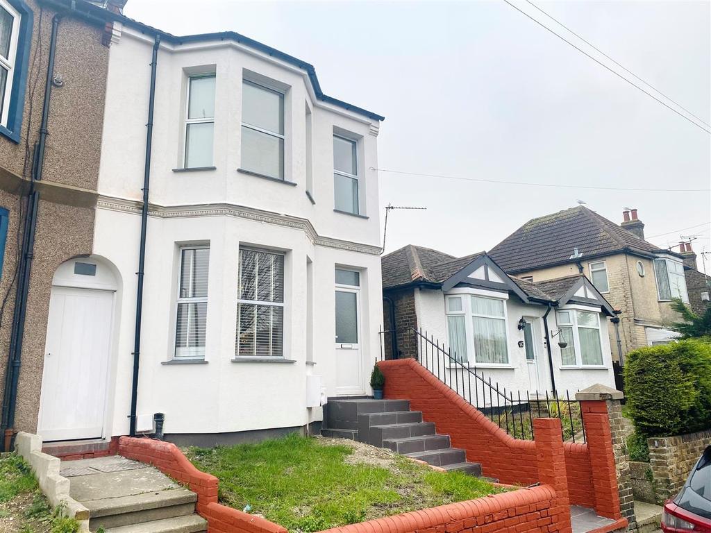 Margate Road, Ramsgate 3 bed end of terrace house - £1,400 pcm (£323 pw)