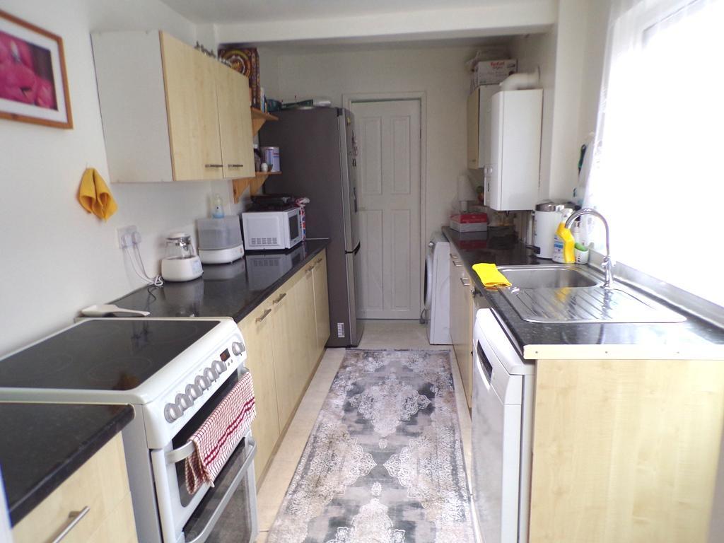 Clumber Street, Hull, HU5 3RJ 2 bed terraced house - £109,950