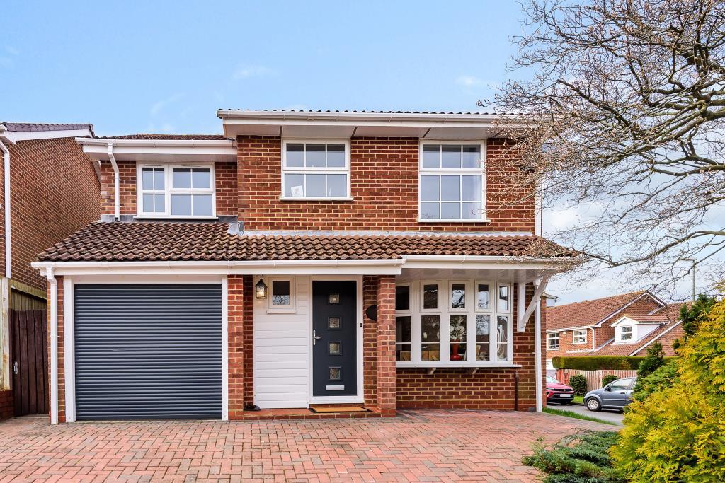 Basingstoke, Hampshire, RG22 4 bed detached house - £575,000