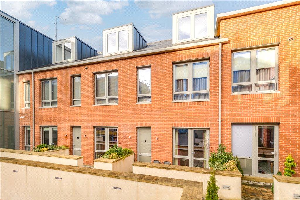 Springfield Avenue, Harrogate 2 bed apartment - £300,000