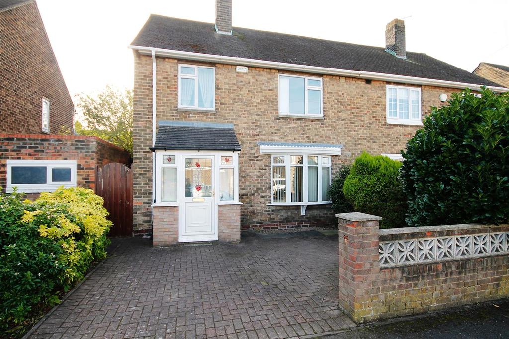 Sharp Crescent, Gilesgate, Durham 3 bed semi-detached house - £775 pcm ...