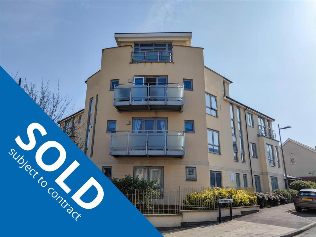 Springhead Parkway, Gravesend, Kent 2 bed flat - £245,000