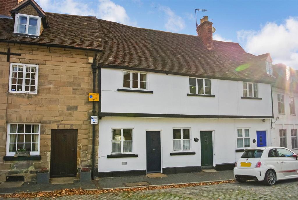 Mill Street, Warwick, CV34 2 bed character property - £1,100 pcm (£254 pw)
