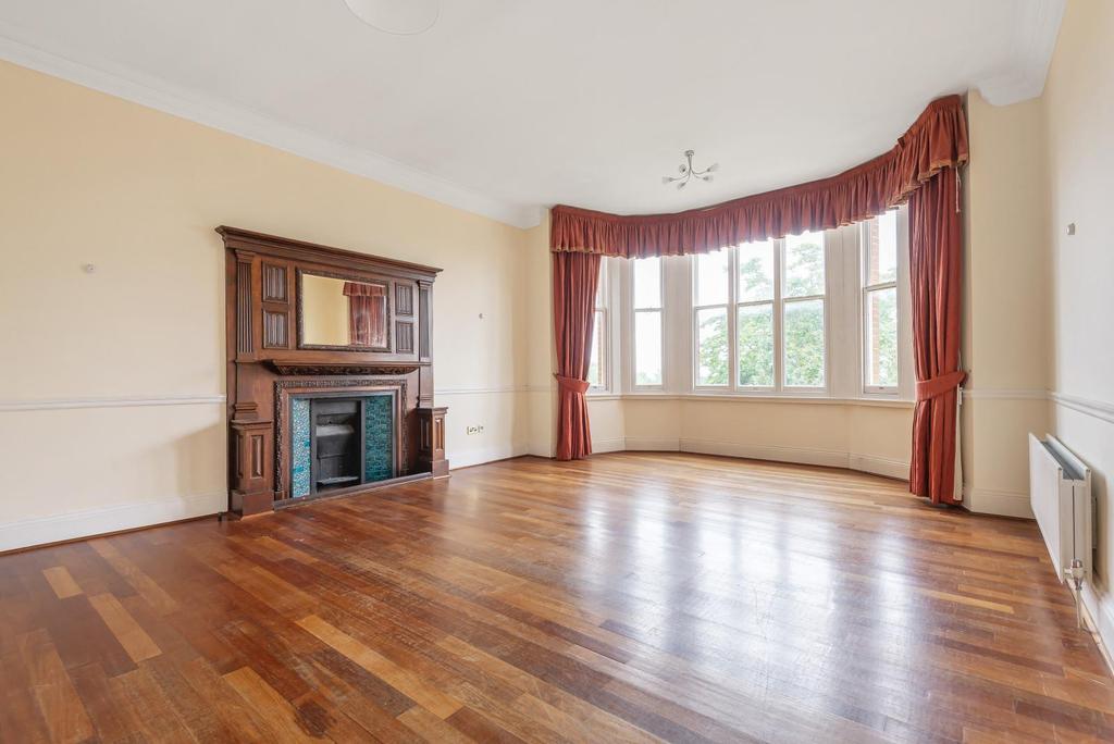 Merrow Grange, Horseshoe Lane East... 2 bed apartment - £435,000