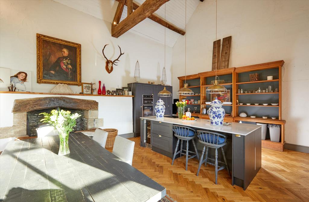 Langford, Lechlade, Oxfordshire, GL7 6 bed barn conversion - £1,750,000