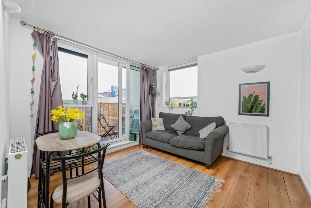 Hacon Square, London Fields, E8 1 bed apartment - £400,000