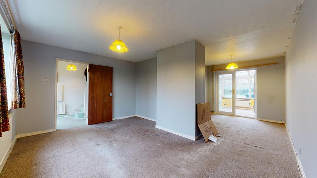 25 Warren Way, Basingstoke, Hampshire 3 bed terraced house - £150,000