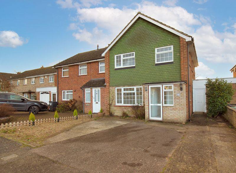 Pine Ridge, Tonbridge, TN10 3LL 3 bed semi-detached house - £450,000