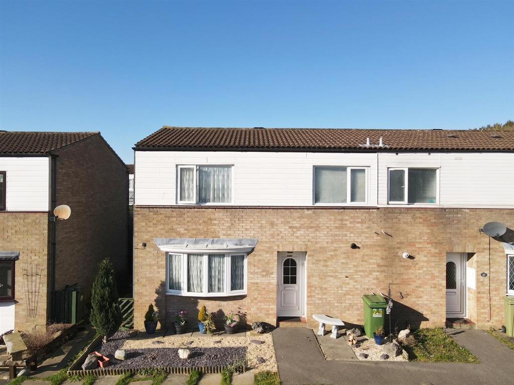 White Alder, Stacey Bushes, Milton... 3 bed end of terrace house - £250,000