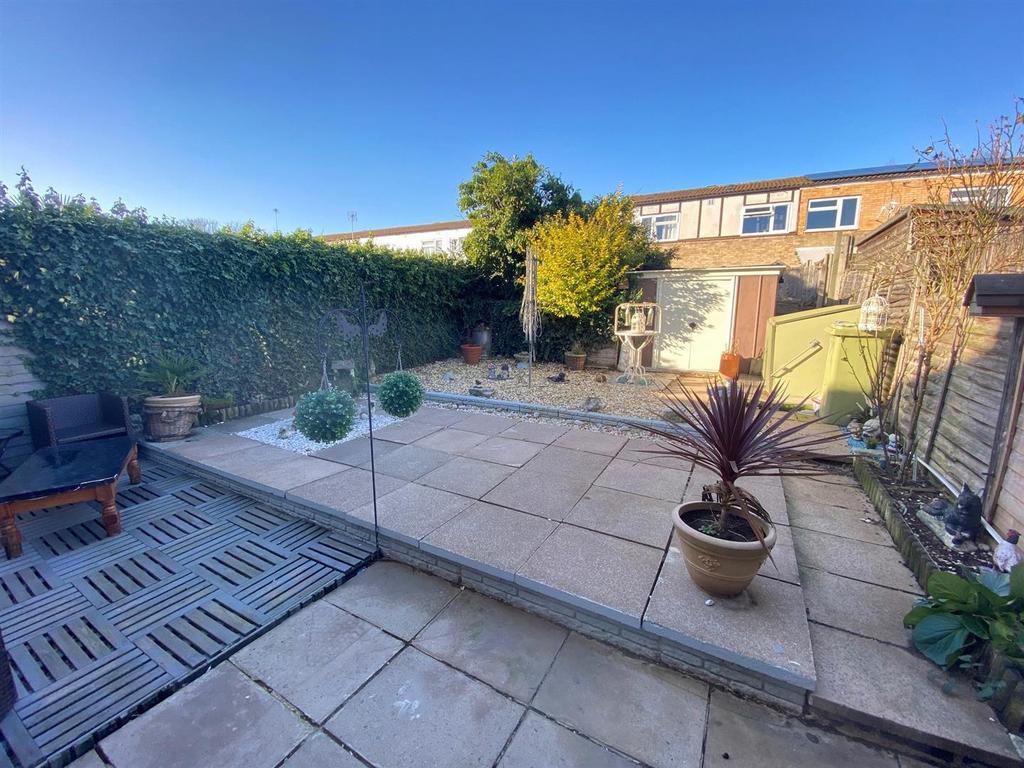 White Alder, Stacey Bushes, Milton... 3 bed end of terrace house - £250,000
