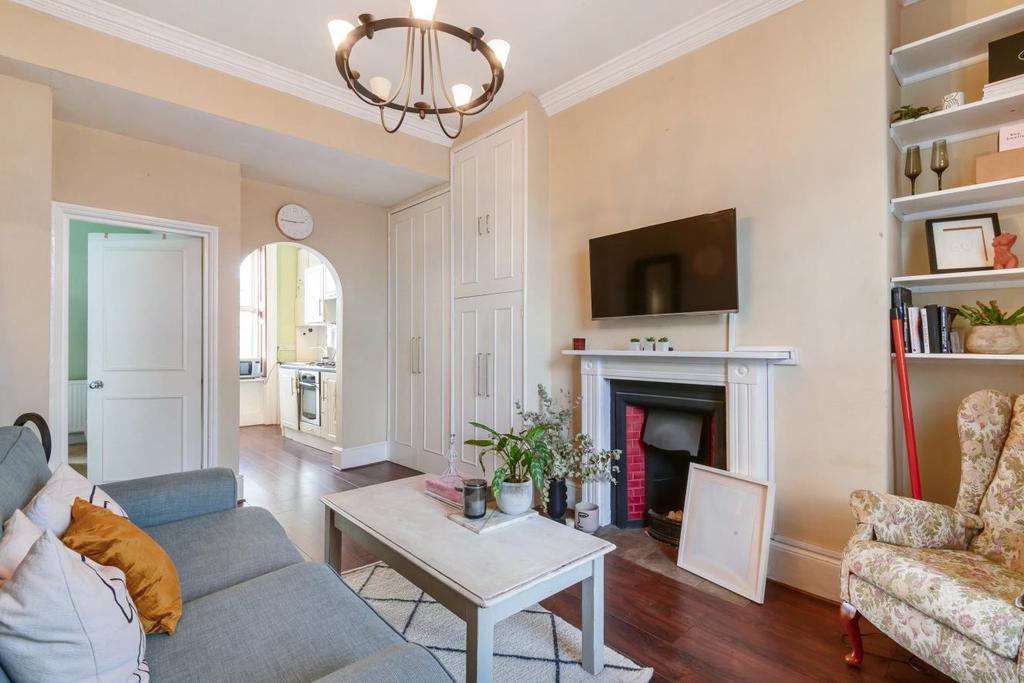 Balham New Road, Balham 1 bed flat - £285,000