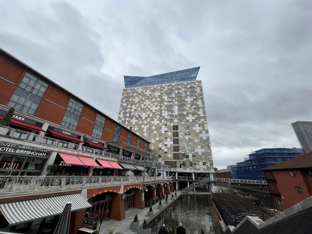 Wharfside Street, Birmingham, B1 1RN 1 bed flat - £165,000