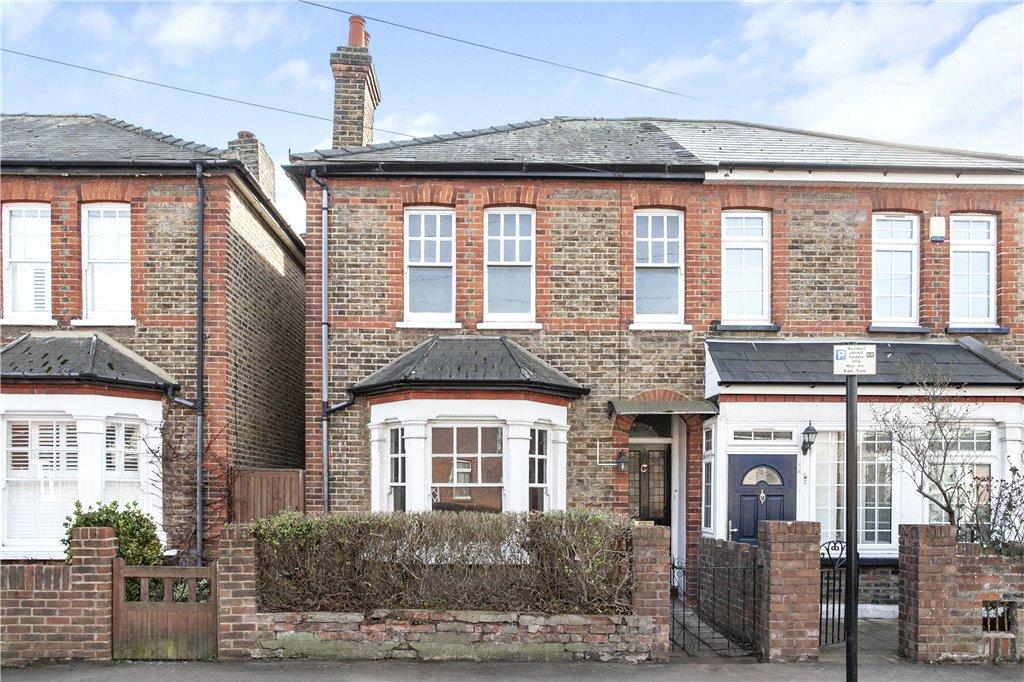 Queens Road, Feltham, TW13 2 bed semi-detached house - £400,000