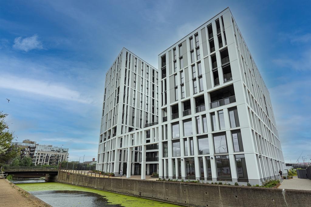 Marshgate Lane, Stratford, London, E15 2 bed apartment - £688,000