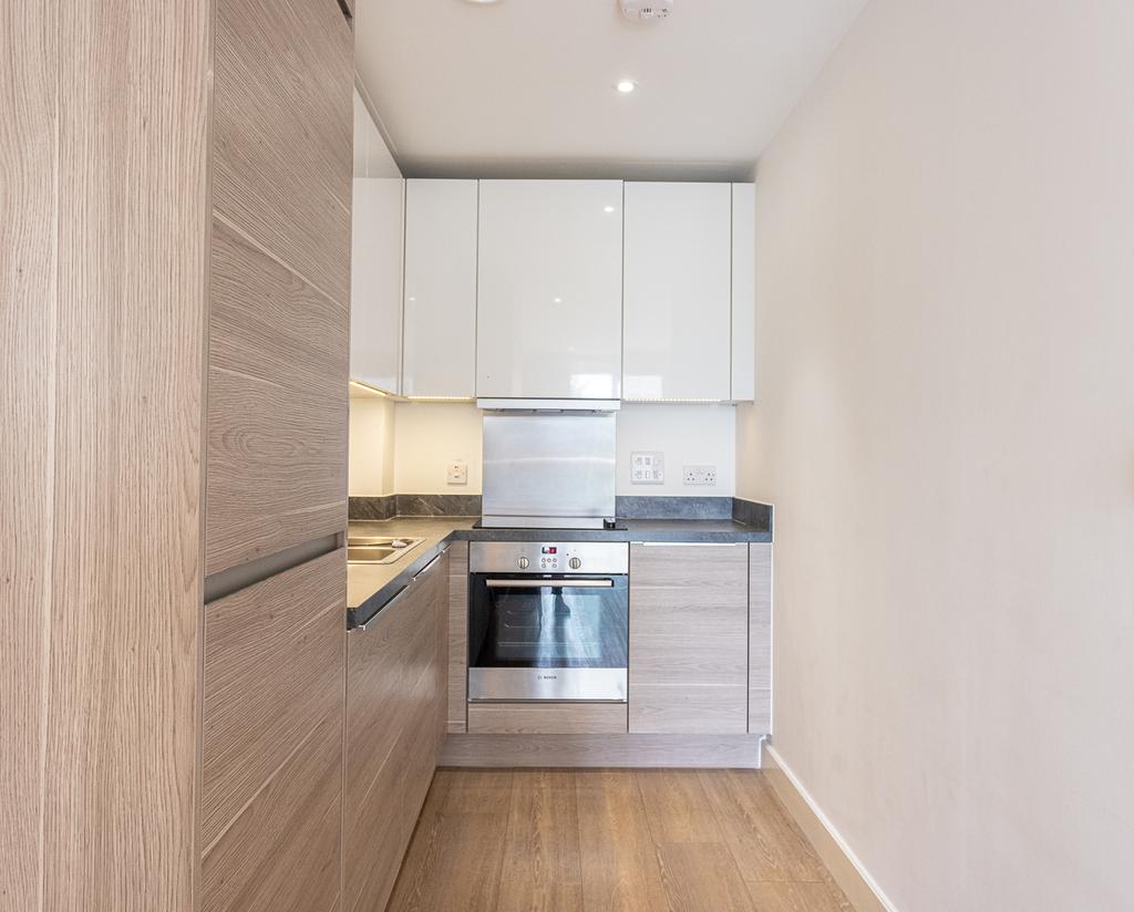 Seafarer Way, Surrey Quays, London, SE16 1 bed apartment - £380,000