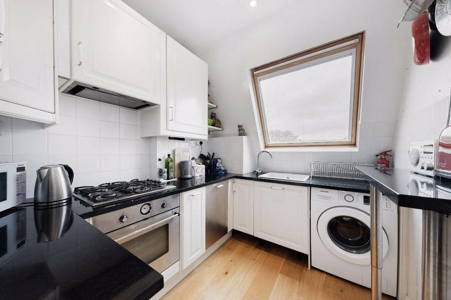 St Charles Square, Ladbroke Grove... 2 bed apartment - £3,012 pcm (£695 pw)