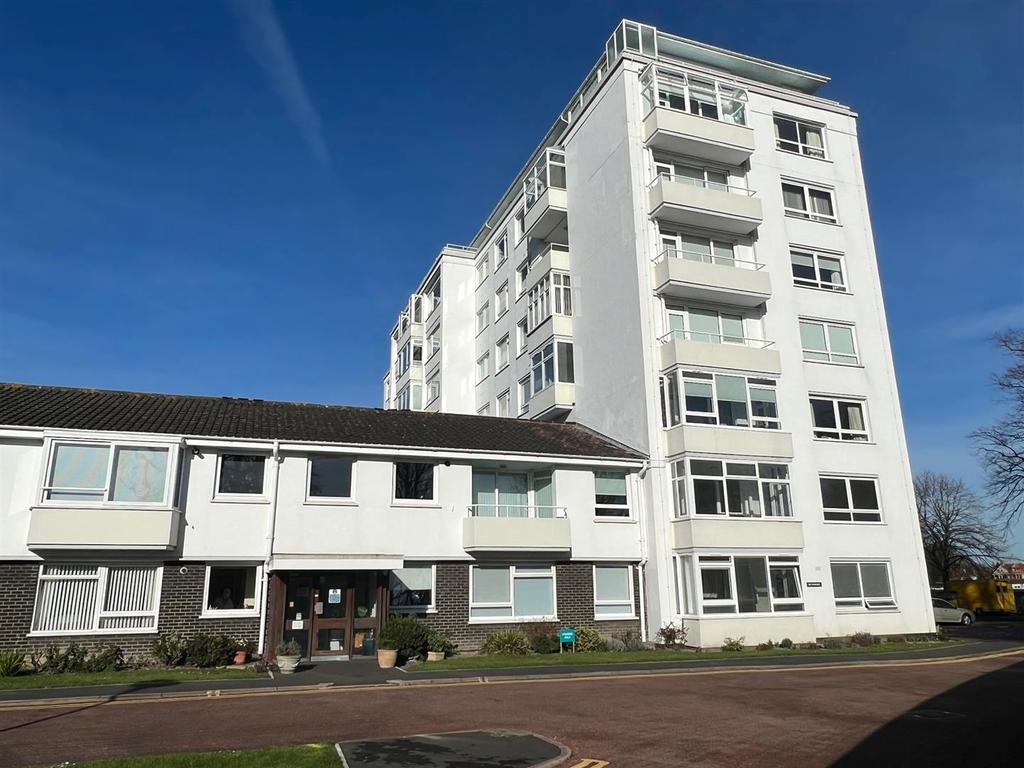 Compton Place Road, Eastbourne 2 bed flat - £240,000