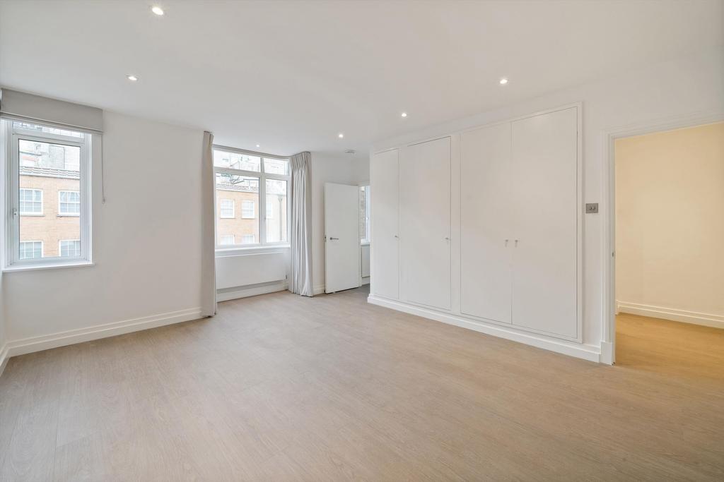Sloane Street, London, SW1X Studio - £1,885 pcm (£435 pw)