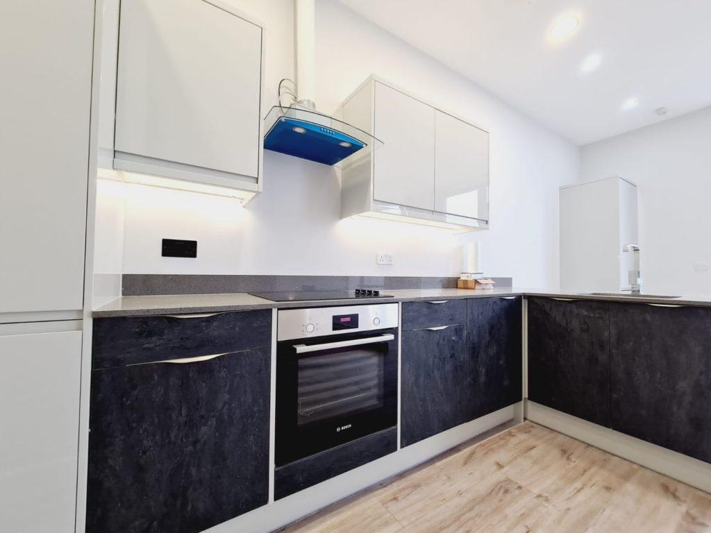 Lancaster Road, EN4 2 bed flat - £1,725 pcm (£398 pw)