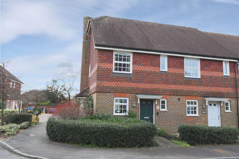 Ashburnham Drive, Cuckfield 2 bed terraced house - £425,000