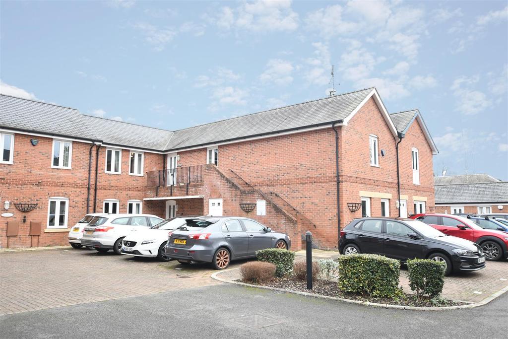 John Cullis Gardens, Leamington Spa 2 bed flat for sale - £235,000