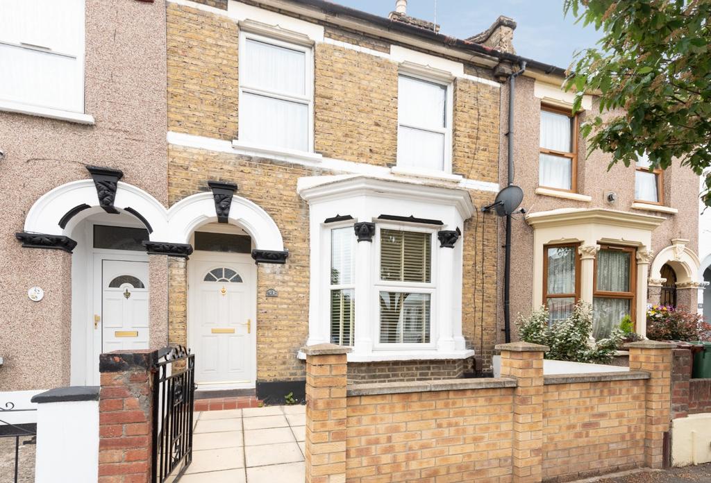 Chichester Road, London, Greater... 3 bed terraced house - £550,000