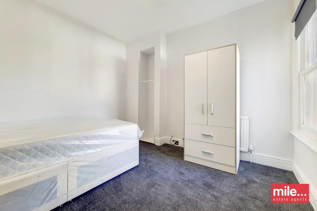 Reginald Street, Luton 1 bed in a house share - £575 pcm (£133 pw)