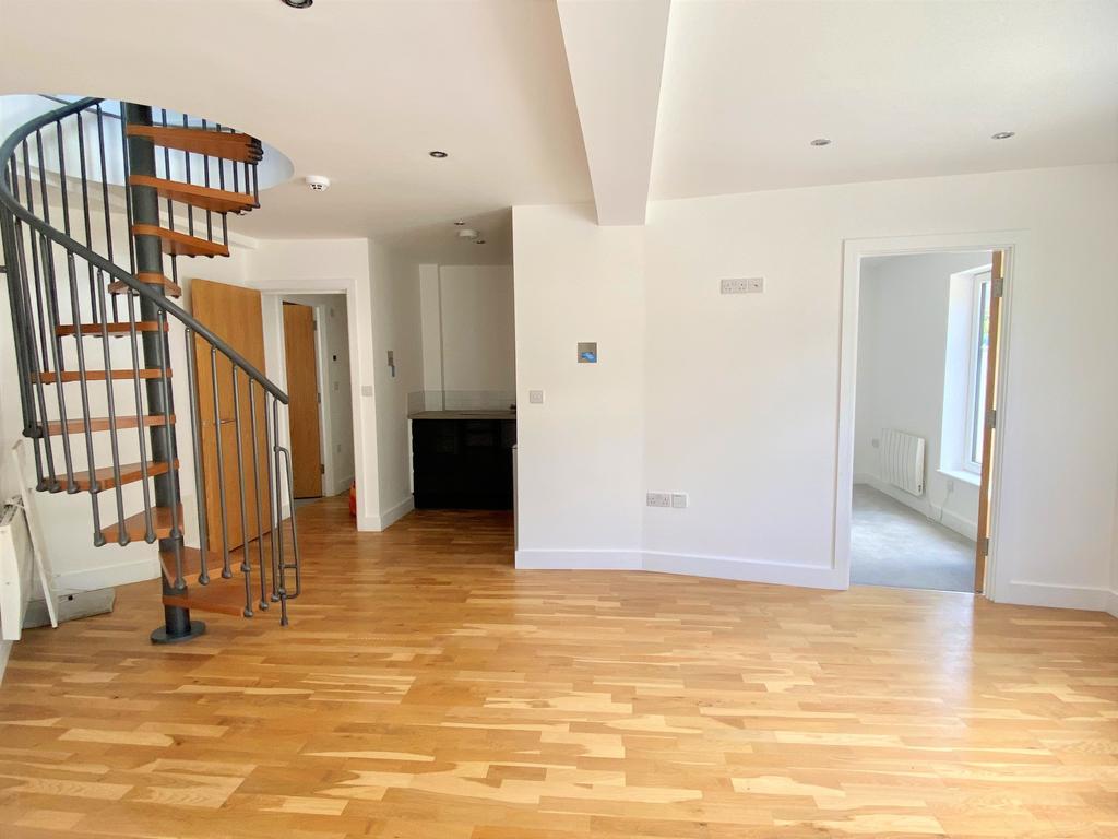 Melbourne Grove, London, SE22 2 bed flat - £2,200 pcm (£508 pw)