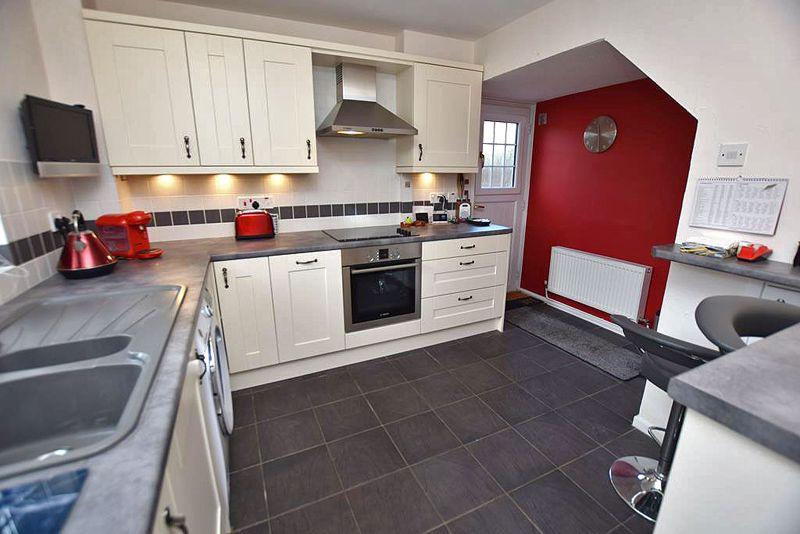 Mostyn Road, Vinters Park, Maidstone... 3 bed semi-detached house - £ ...