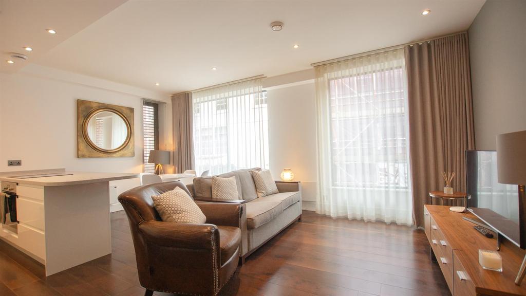 Castle Chambers, Clifford Street 2 bed apartment - £1,250 pcm (£288 pw)