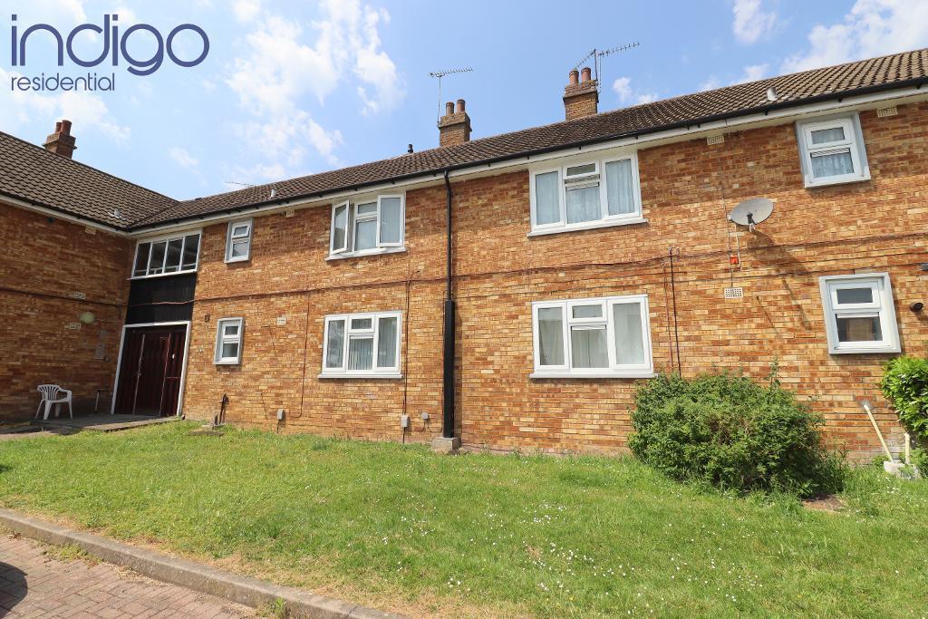 Dewsbury Road, Runfold, Luton... 1 bed apartment - £135,000