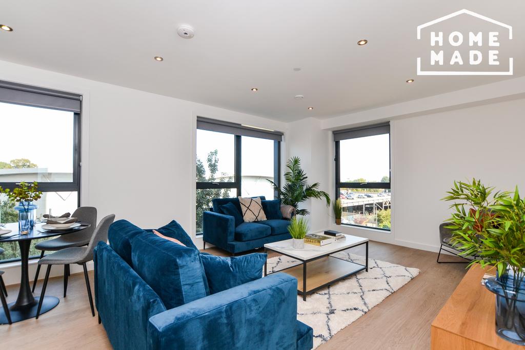 Sienna House, Sutton, SM1 3 bed flat - £1,920 pcm (£443 pw)