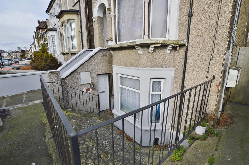 Clova Road, Forest Gate, London, E7 9AQ 5 bed detached house - £900,000