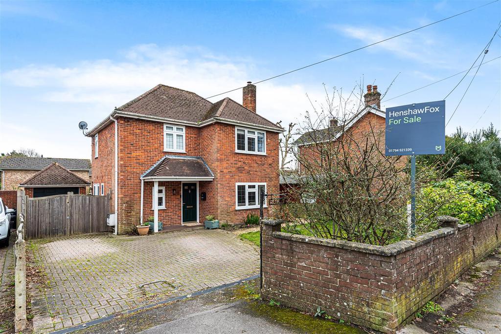 Calmore Road, Calmore, Southampton 3 bed detached house - £625,000