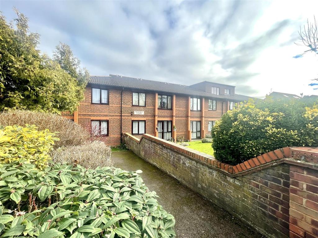 Regency Court, 105 Park Avenue, Enfield 1 bed retirement property - £ ...