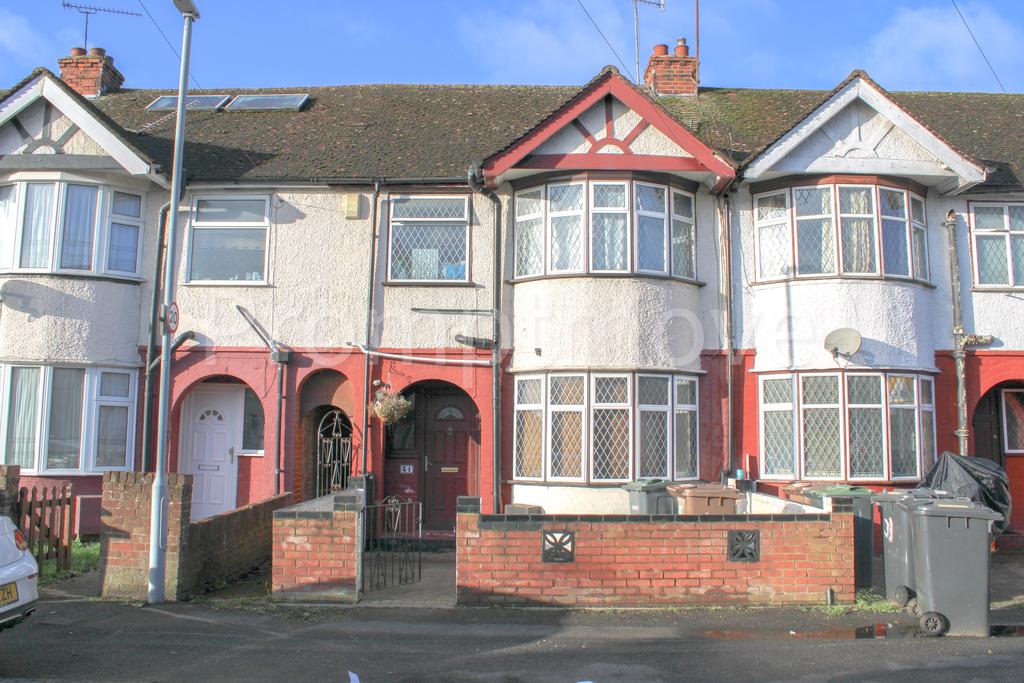 Runfold Avenue, Luton LU3 3 bed terraced house - £290,000