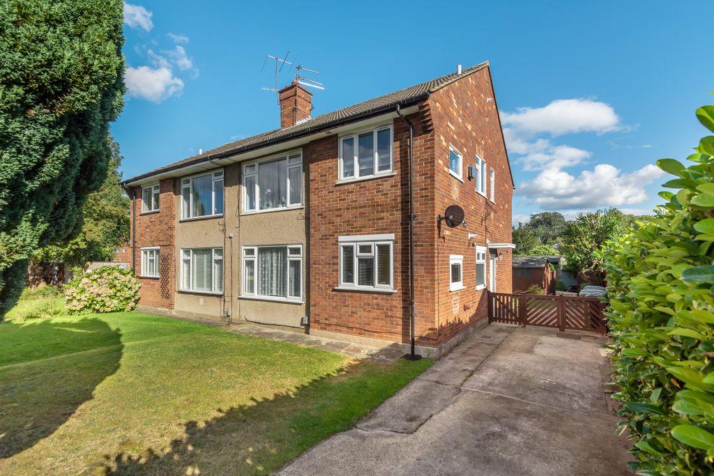 The Glebe Watford WD25 0LR 2 Bed Ground Floor Maisonette 1 250 Pcm the-glebe-watford-wd25-0lr-2-bed-ground-floor-maisonette-1-250-pcm