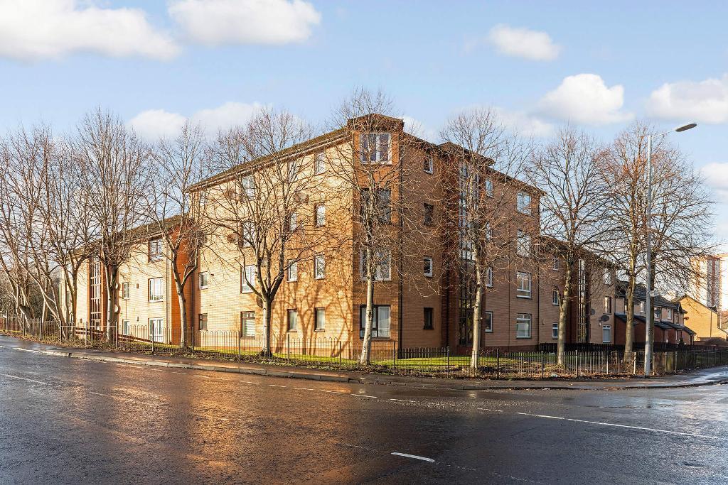 Edgefauld Road, Springburn, G21 4NB 1 bed flat - £69,950