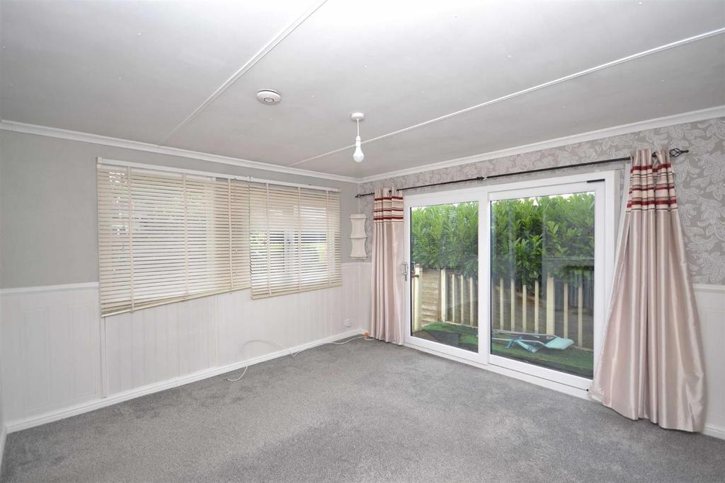Newfield Crescent, Garforth, Leeds 1 bed park home - £89,995