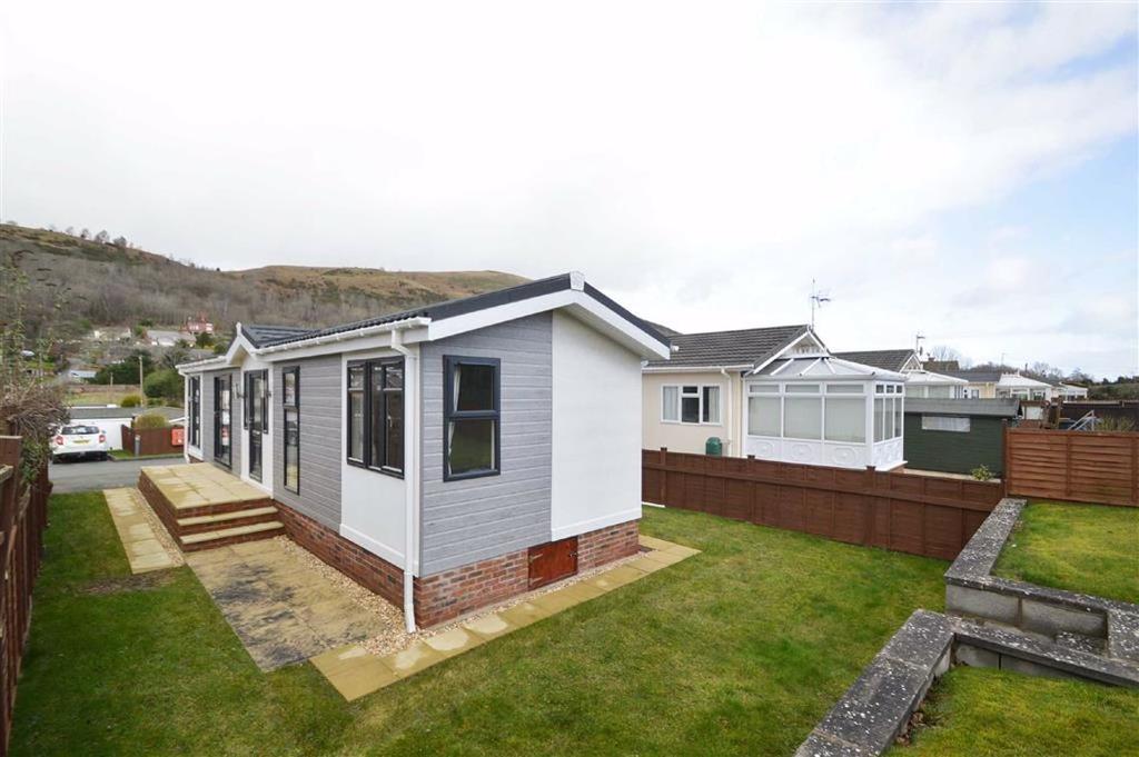 Middletown Park, Middletown, Welshpool 2 bed detached house - £135,000