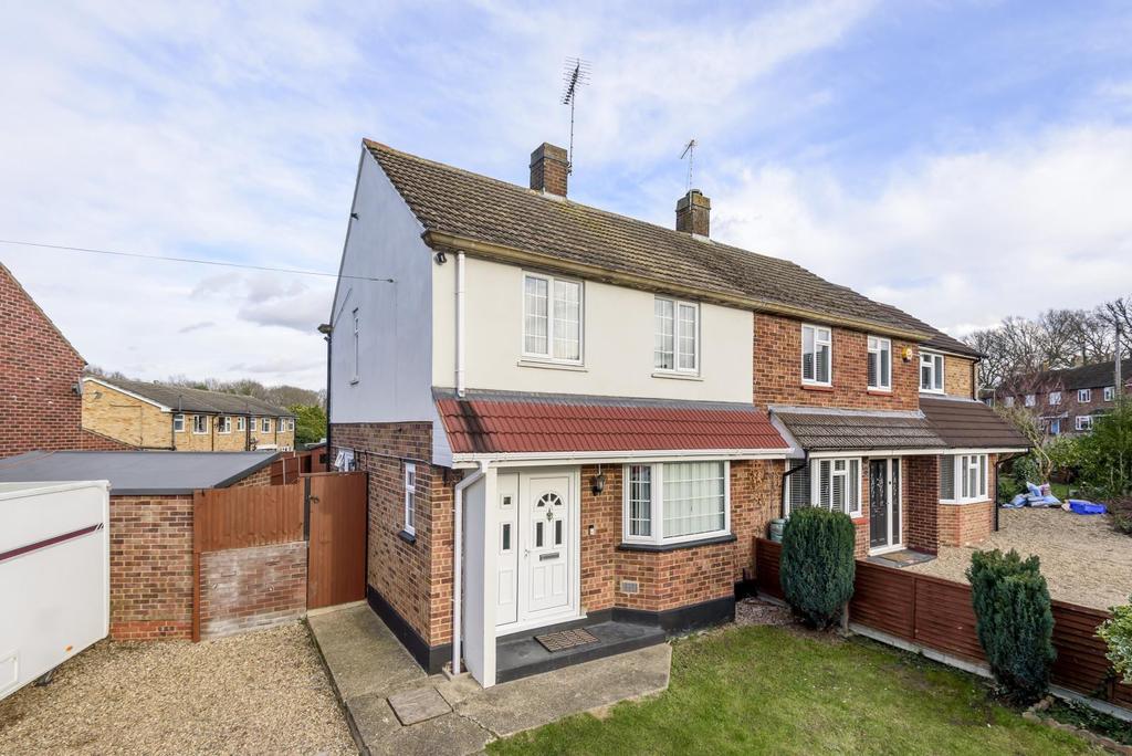 Ledger Drive, Addlestone, KT15 2 bed semi-detached house - £485,000