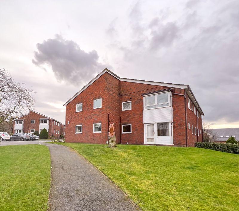 Priesty Court, Congleton 2 bed apartment - £150,000