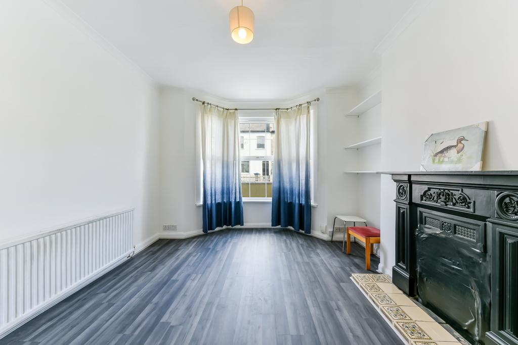 Haydons Road, SW19 4 bed house - £2,600 pcm (£600 pw)