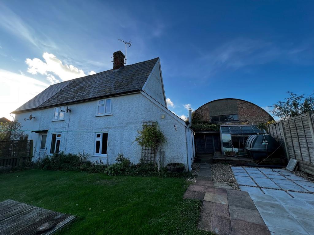 Wickhambrook, CB8 8UW 2 bed semi-detached house - £950 pcm (£219 pw)