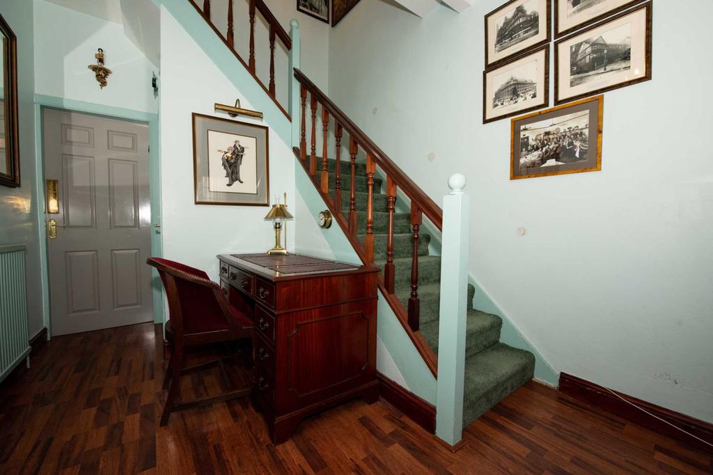 Redcot Court, Whitefield 3 bed cottage - £265,000