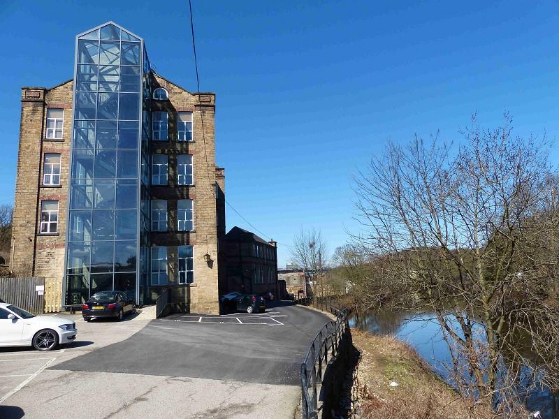 Fearnley Mill Drive, Huddersfield, West Yorkshire. HD5 0RD 2 bed flat ...