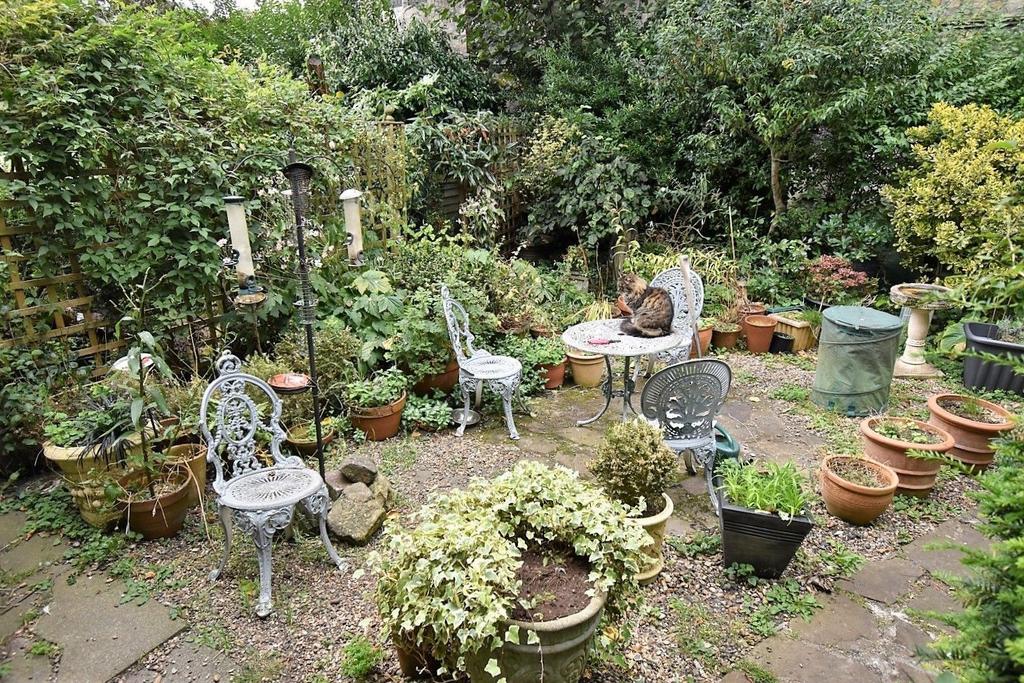 Crow Lane, Rochester 3 bed end of terrace house - £475,000