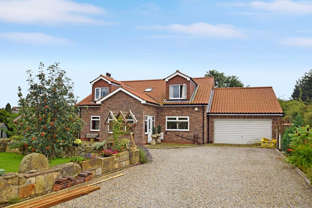 Hackness Road, Scalby Village, North... 4 bed detached house - £545,000