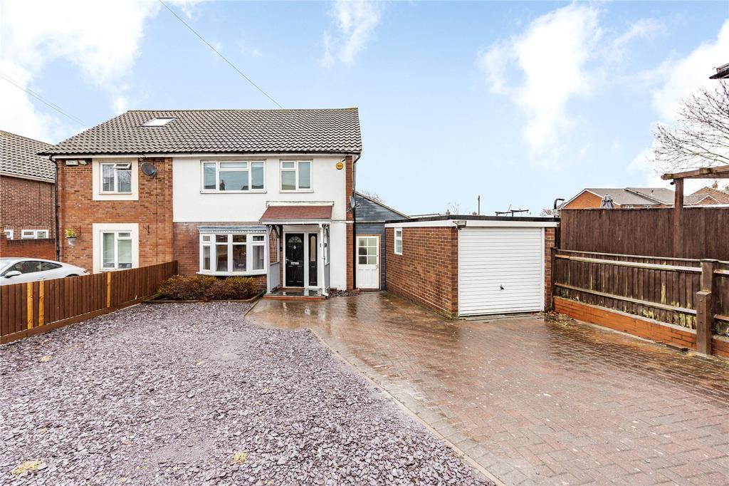 Baddow Road, Chelmsford, Essex, CM2 3 bed semi-detached house - £425,000
